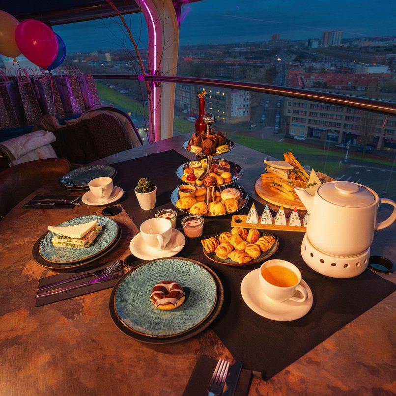 DINER WITH A VIEW - UFO Restaurant